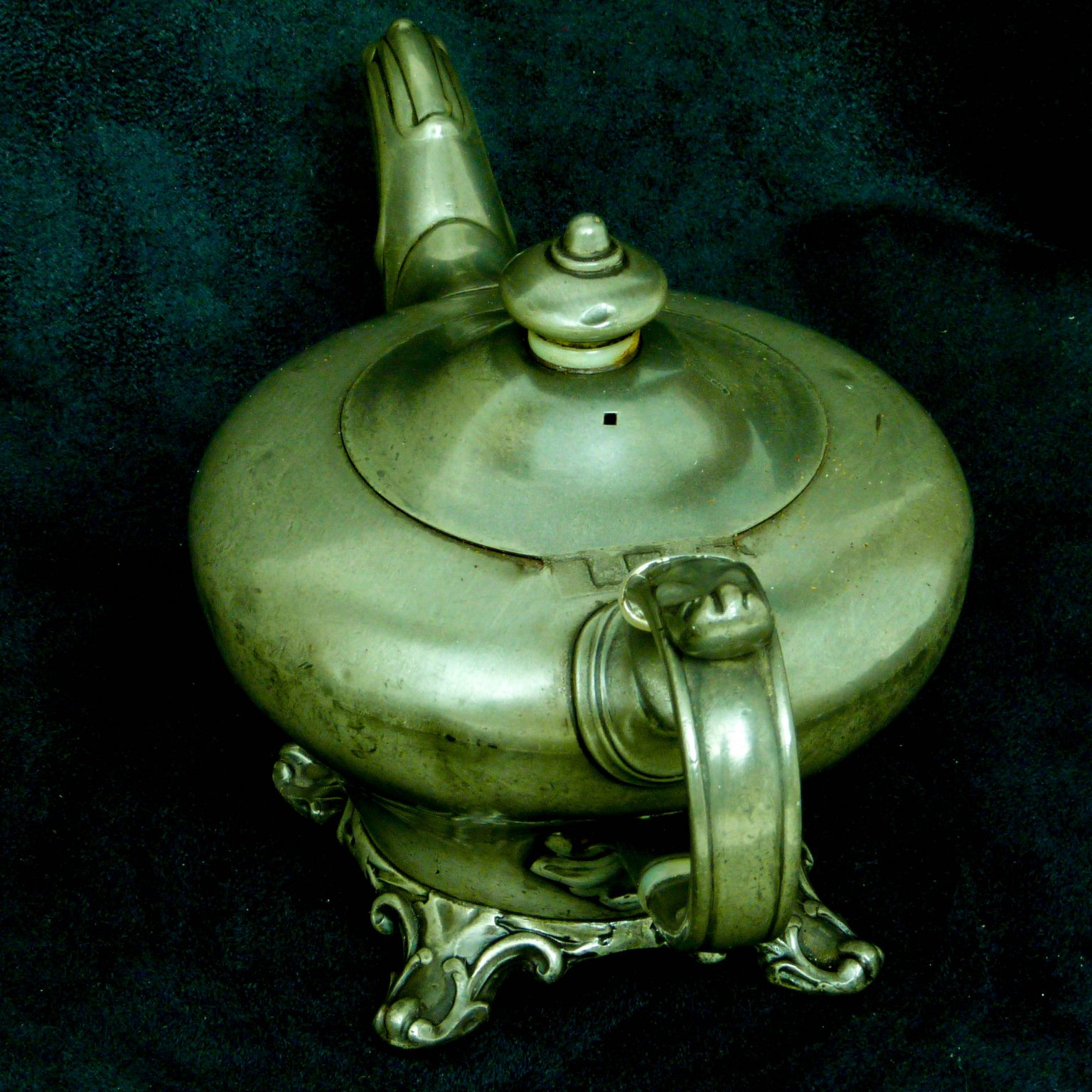 #Victorian Tea Pot - witchantiques.com